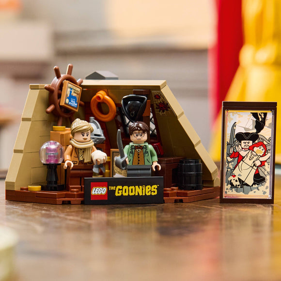 Lego Ideas 40773 - The Goonies: The Walshes' Attic – Brikkehuset